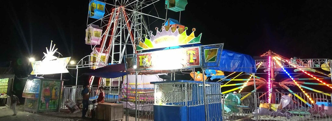 Melissa Jeane & I hit the Christmas/New Year's Carnival One Last Time